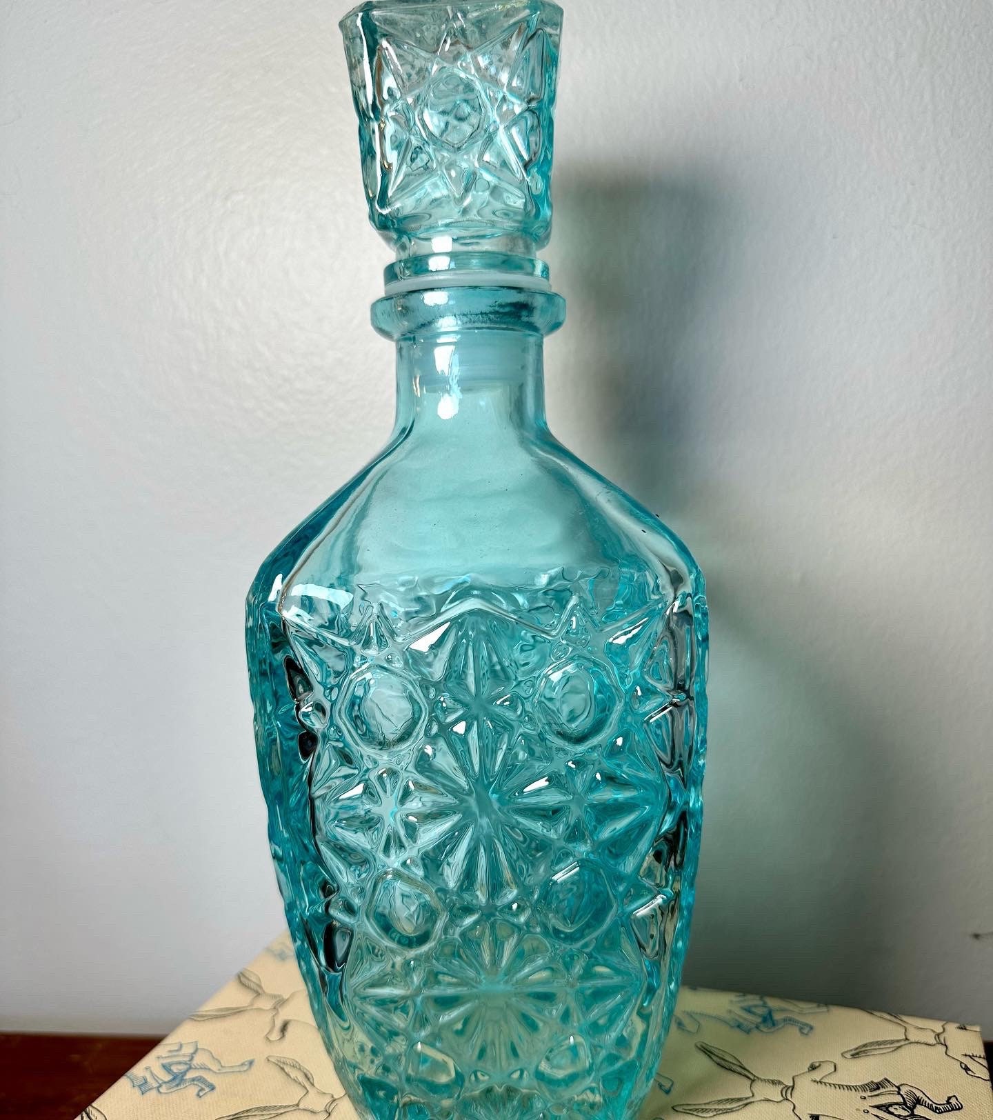 Vintage Daisy & Buttons Pattern Blue Glass Decanter - Etsy