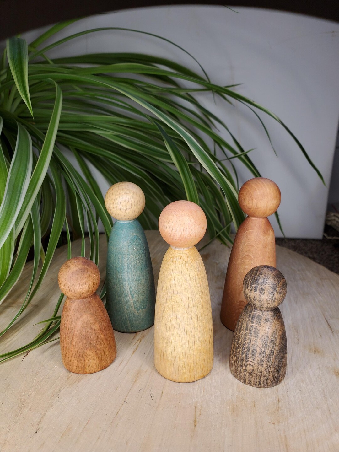 Set of 5 Peg Dolls for Open Ended Play, Diverse Skin Tones, Curiosity ...