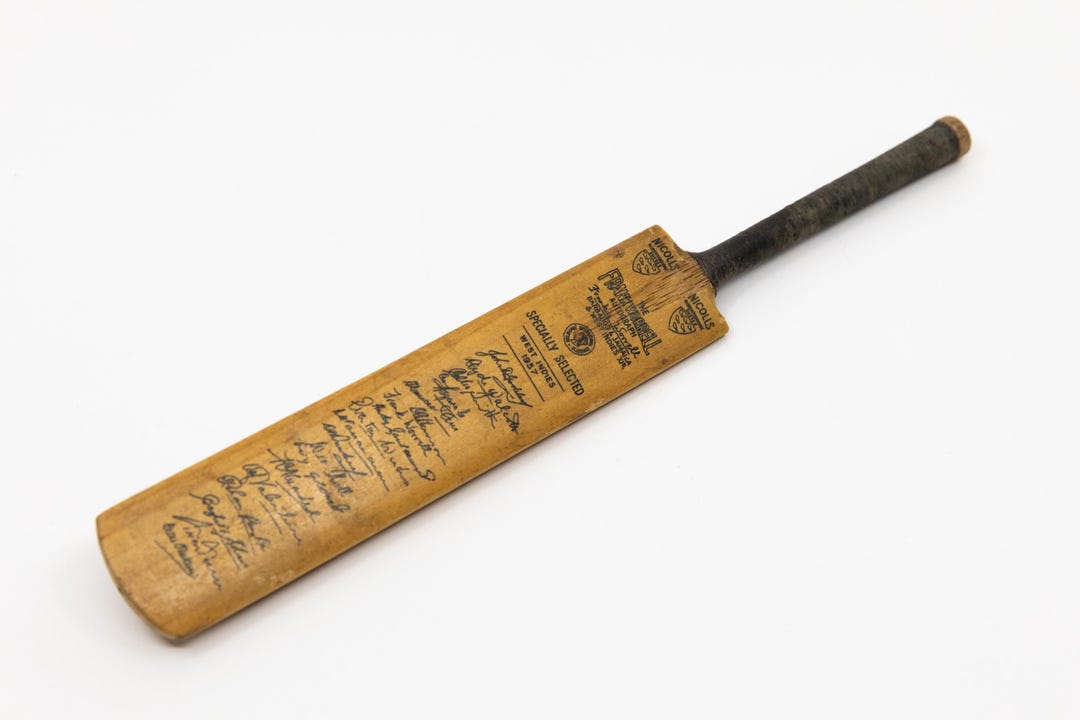 Nicholls 'the Frank Worrell Autograph' Collectable Minature Cricket Bat ...