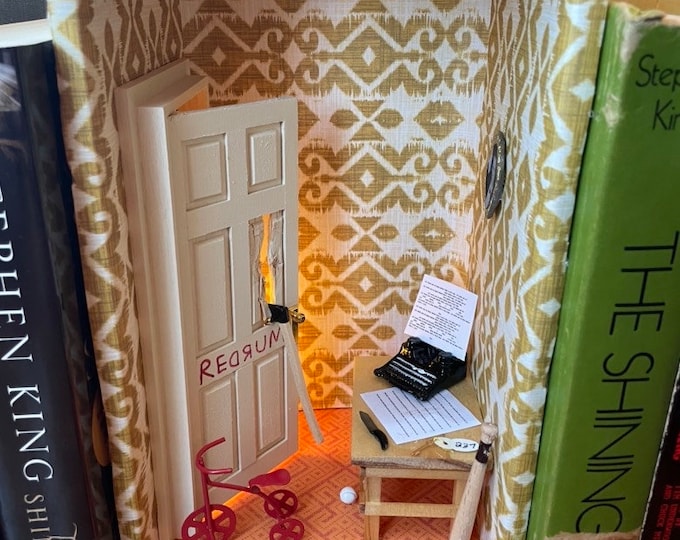 The Shining Book Nook Door Redrum Sheif Insert Display Light up Horror ...