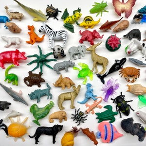 25 Small Realistic Animal Minis and Trinkets. Includes Ocean & Land ...
