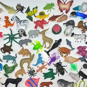 25 Small Realistic Animal Minis and Trinkets. Includes Ocean & Land ...