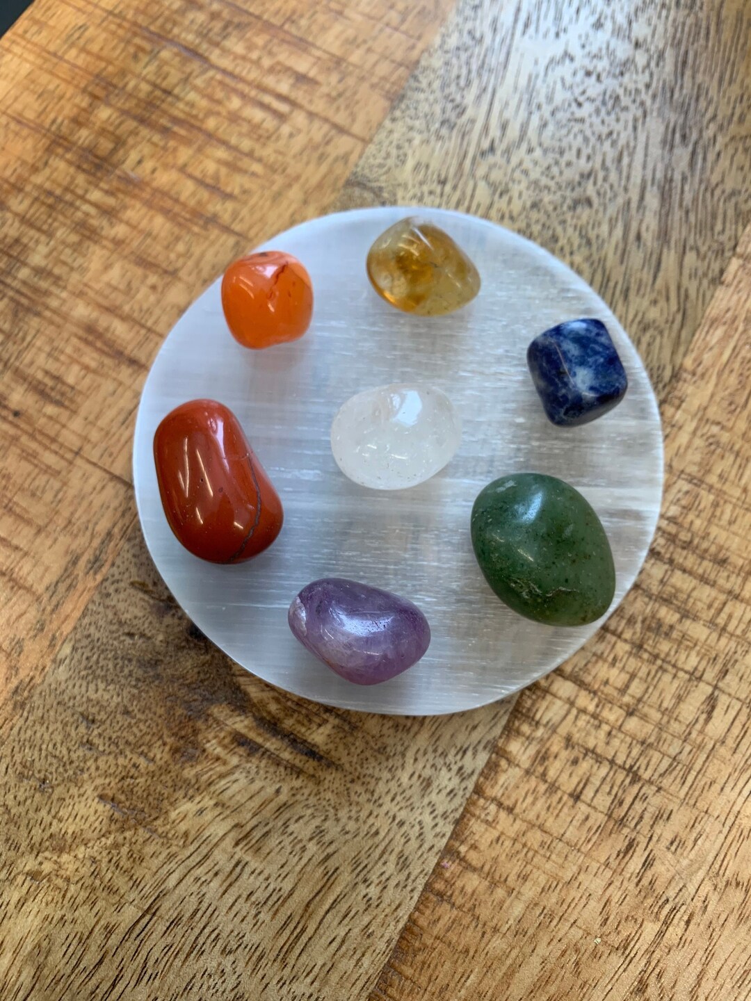 CHAKRA BALANCING 7 Tumble Stones Pouch With Selenite Charging Plate Kit ...