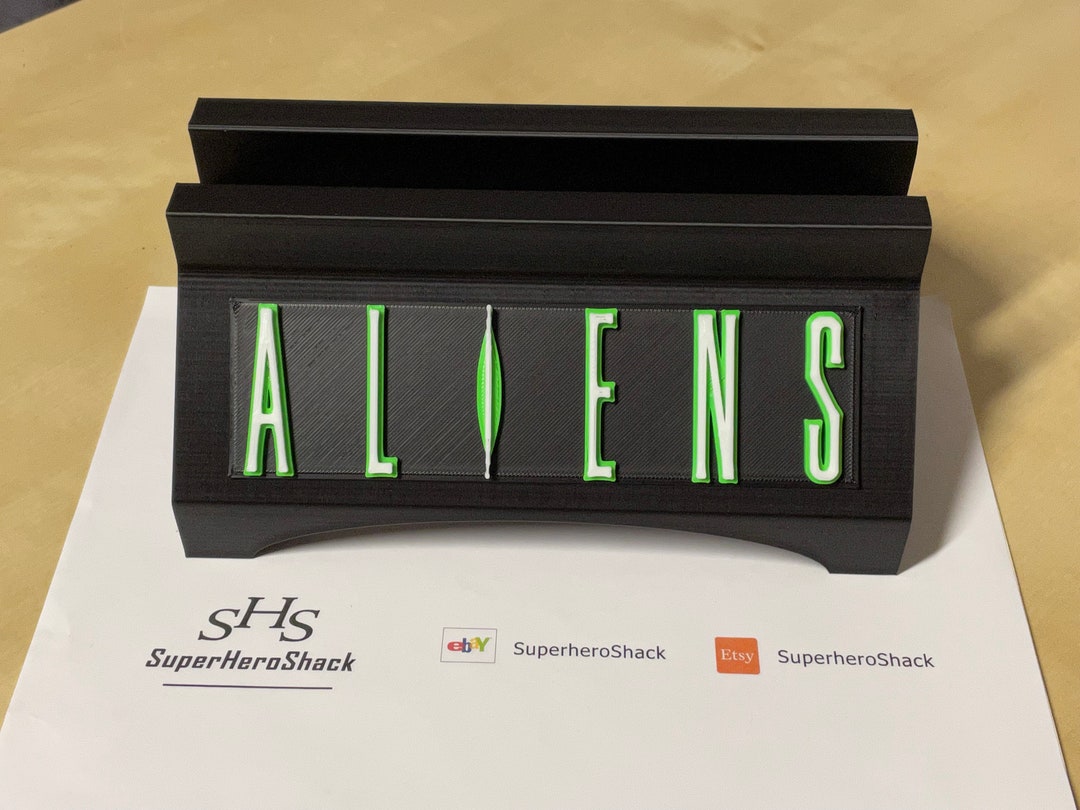 Aliens Comic Book Stand 3D Printed black PLA version 2 Multicolor - Etsy