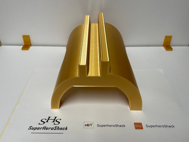 Wolverine Comic Book Stand 3D Printed gold PLA | Etsy