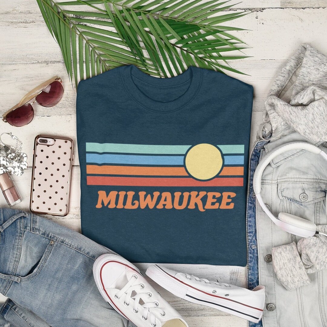 MILWAUKEE Shirt Wisconsin Shirt Retro City Vintage Style - Etsy