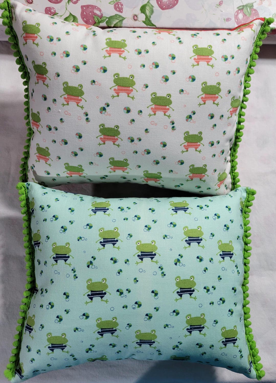 Frog Pillows/ Green Frogs/ Glow in the Dark Froggies/ Toddler Pillow - Etsy