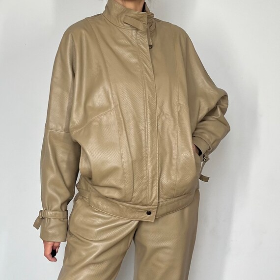 Vintage Woman Two Pieces Leather Set - Beige/ Brown J… - Gem