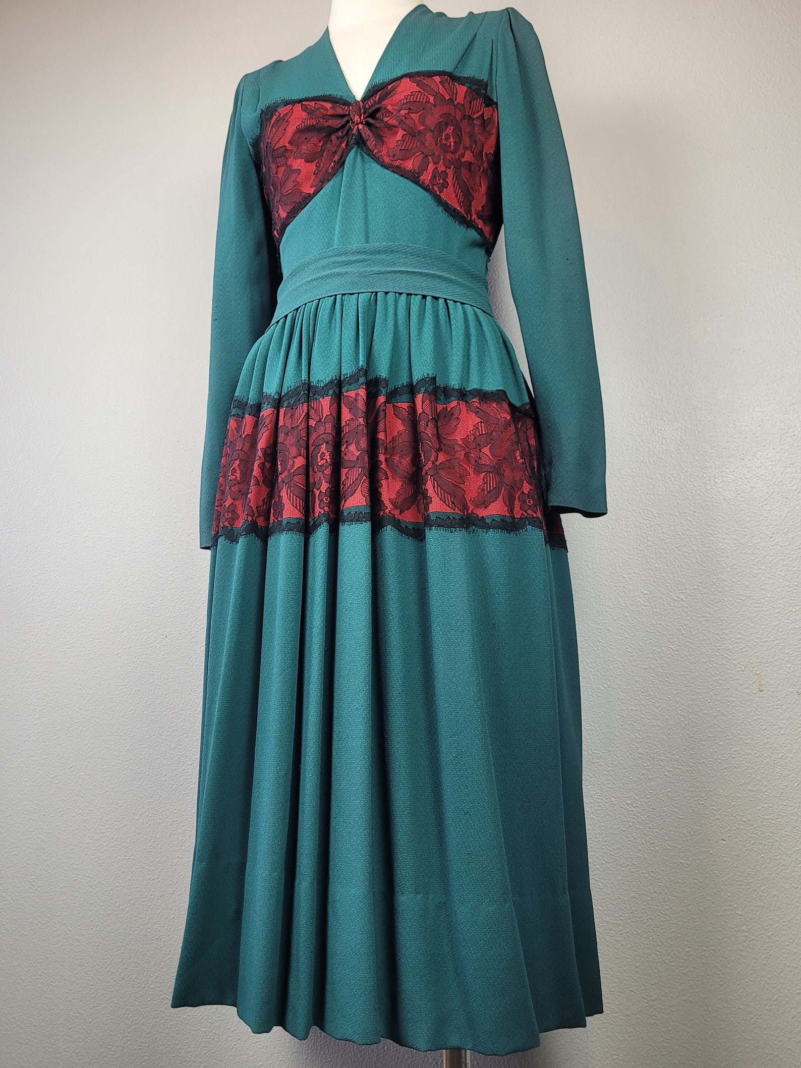 1940s Incredible Lace and Crepe VFW Dance Hall Dress - Etsy