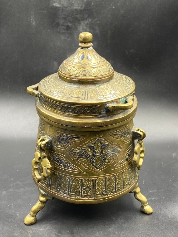 Very beautiful antique Islamic silver inlaid bronze l… - Gem