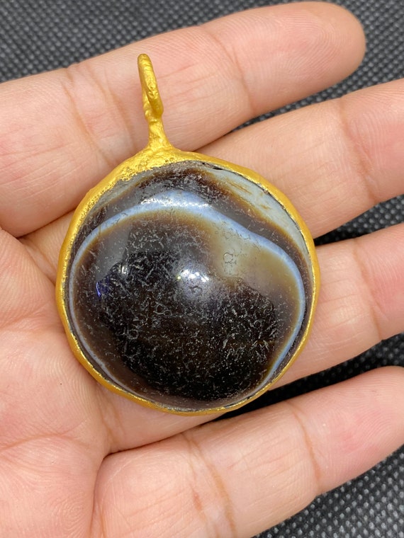 Authentic ancient indo-Tibetan dzi agate bead with go… - Gem