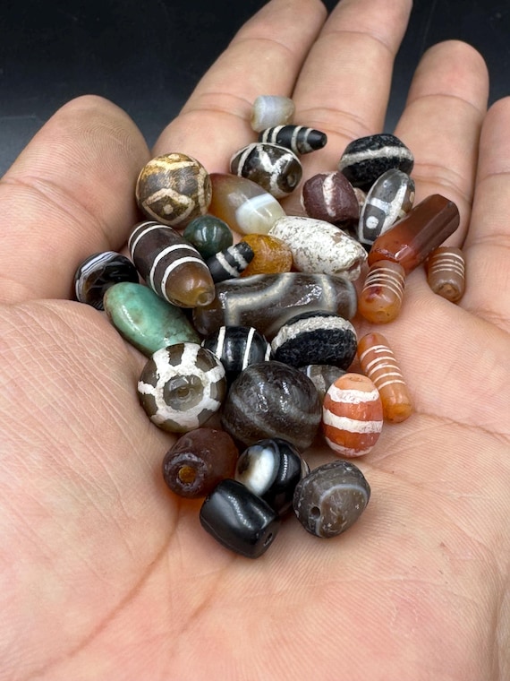 33 piece old ancient mixed agate unique bead for maki… - Gem
