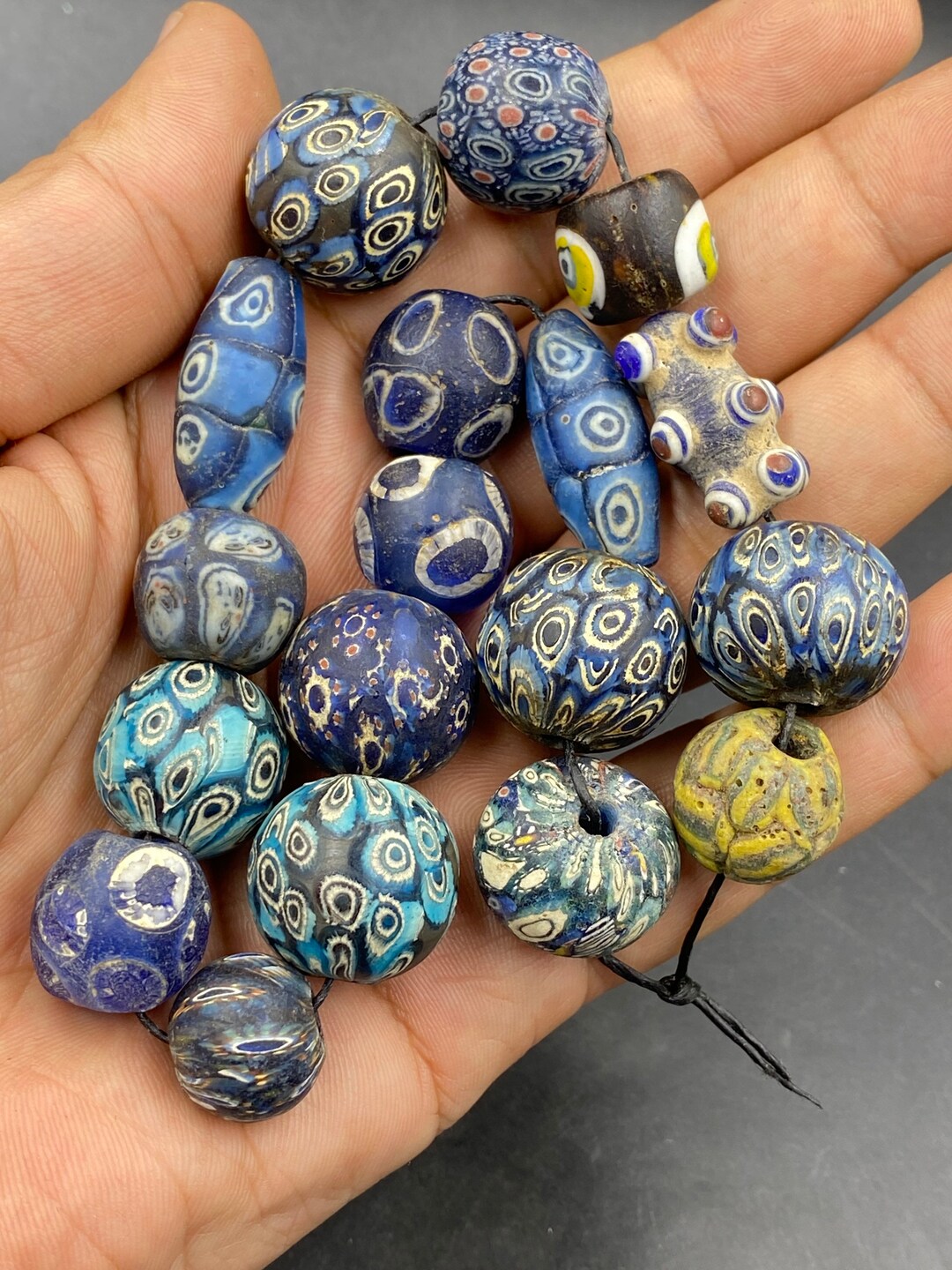 17 Piece Beautiful Old Unique Gabri Bead With Beautiful Colors Old ...