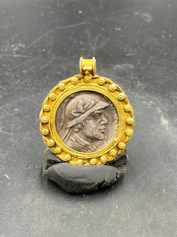 Authentic genuine Bactrian silver coin with solid 18K… - Gem
