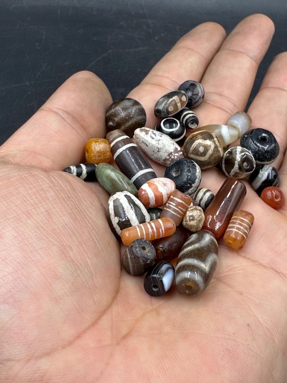 33 piece old ancient mixed agate unique bead for maki… - Gem