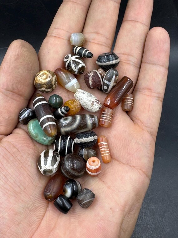 33 piece old ancient mixed agate unique bead for maki… - Gem