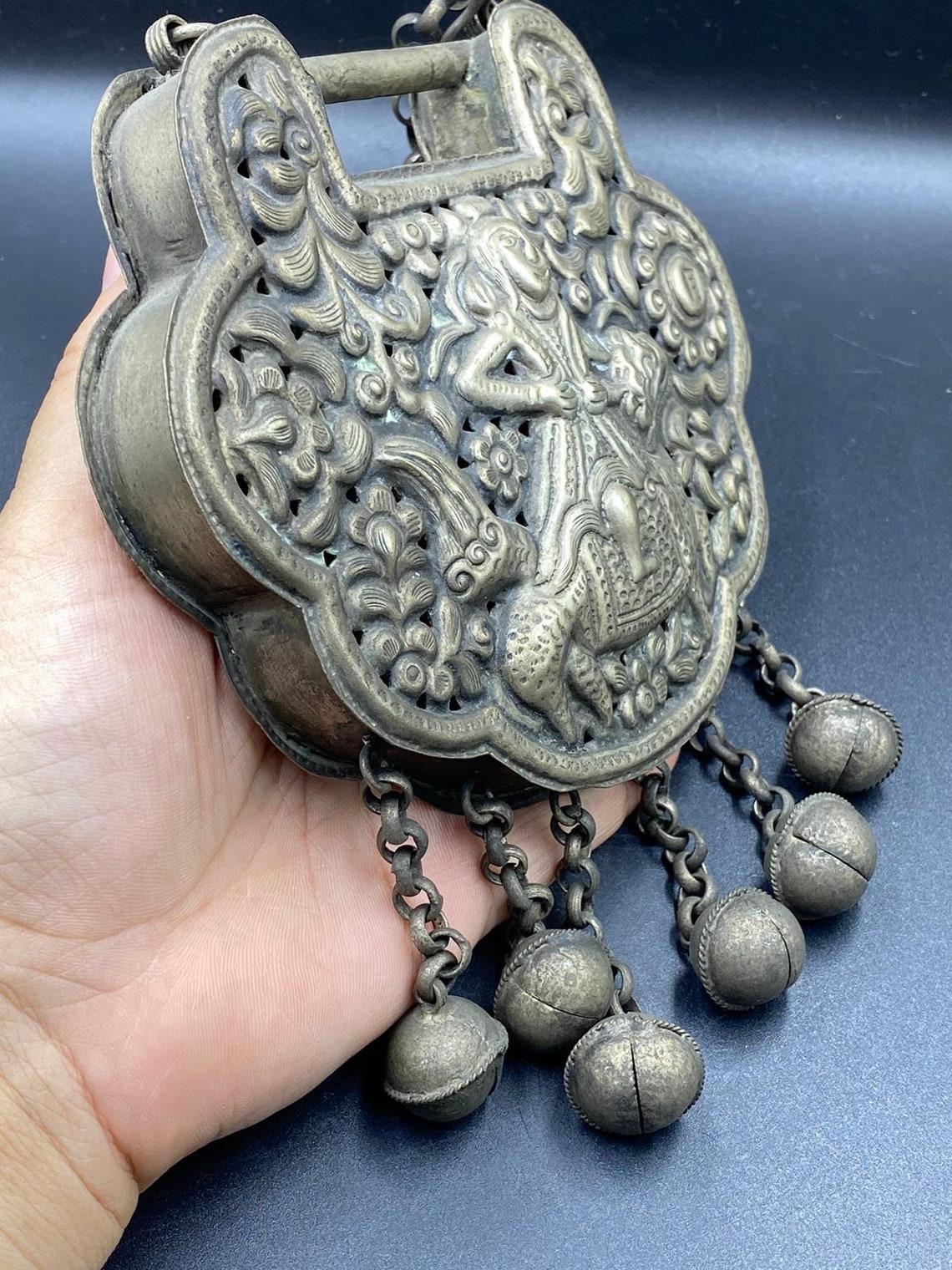 Very beautiful old stunning ancient Tibetan big chain pendant | Etsy