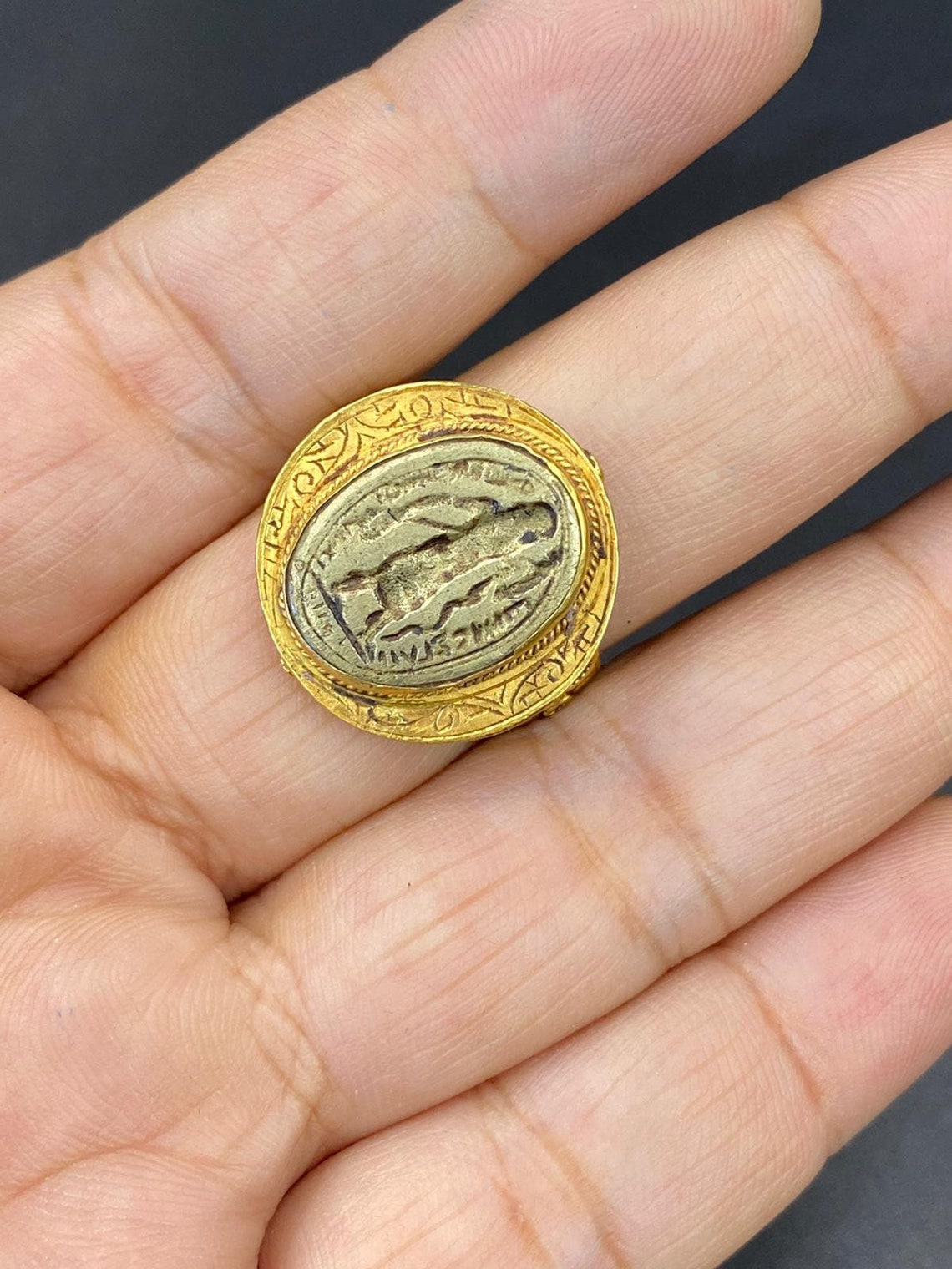 Beautiful old Roman Empire signet 20k gold ring with bronze | Etsy