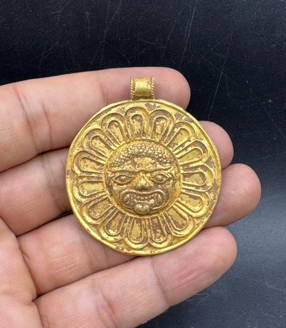 Rare old ancient genuine 18K gold pendent from Afghan… - Gem