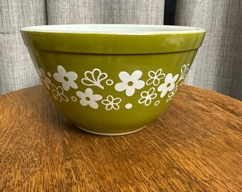 Vintage Pyrex Spring Blossom Pattern Cinderella Mixing Bowls - Etsy