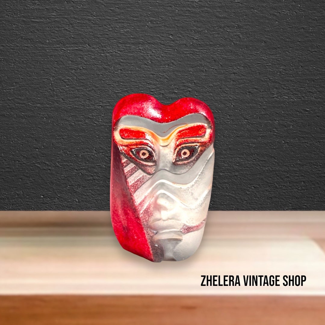 Mats Jonasson Kiwok Miniature Mask Crystal Art Glass Sculpture Small