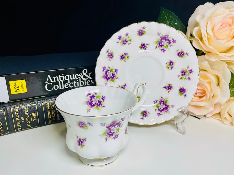 Royal Albert Teacup Sweet Violets Tea Cup and Saucer Set Bone - Etsy