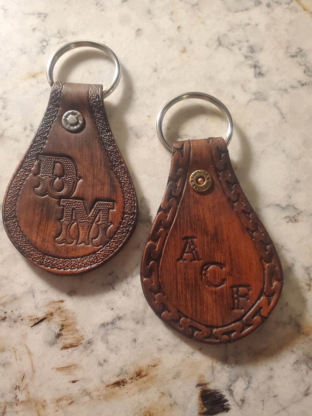 Handcrafted personalized leather key tag key fob key chain - Etsy.de