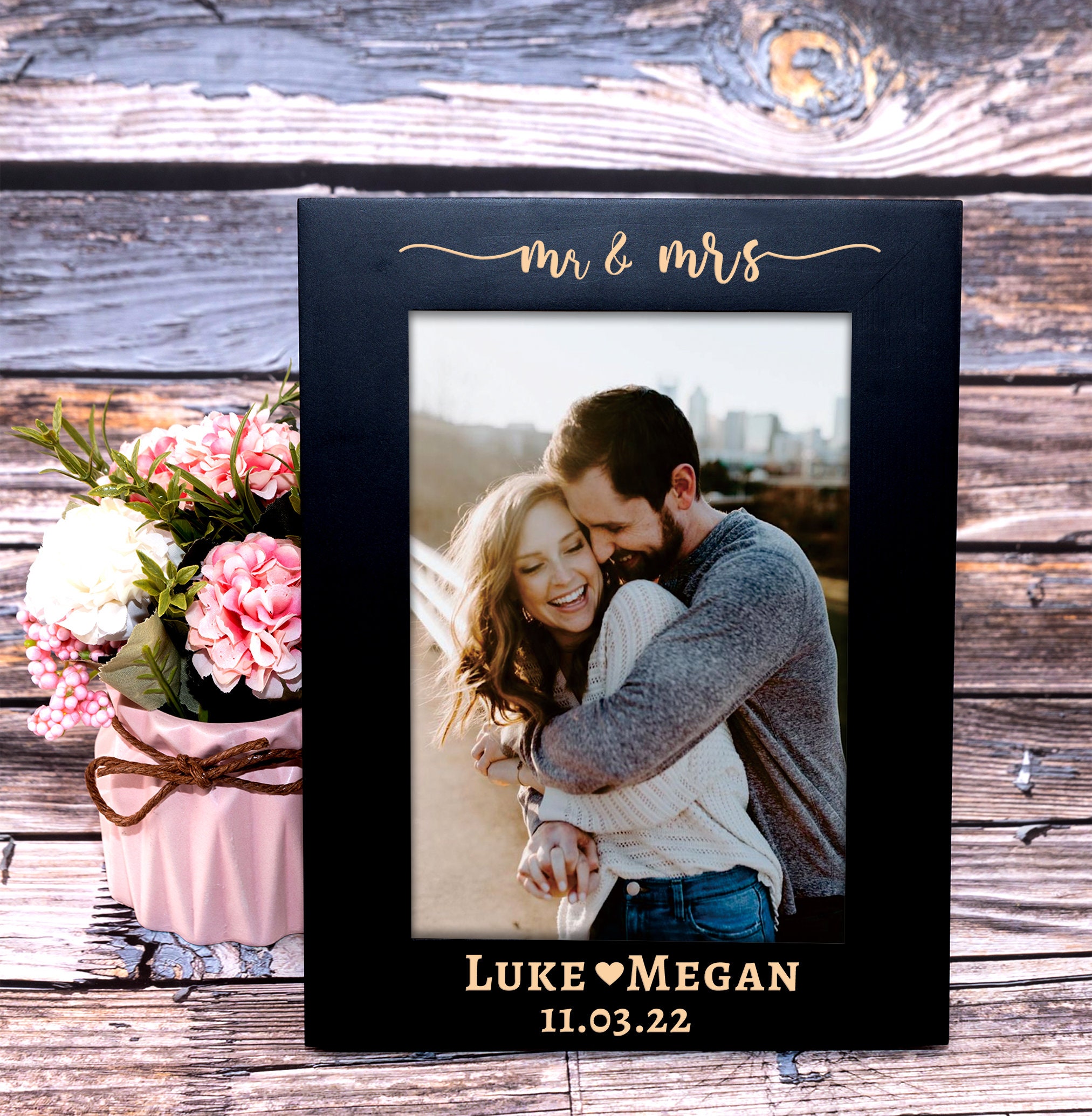 Personalized Mr & Mrs Picture Frame, Gifts for the Couple, Mr and Mrs ...