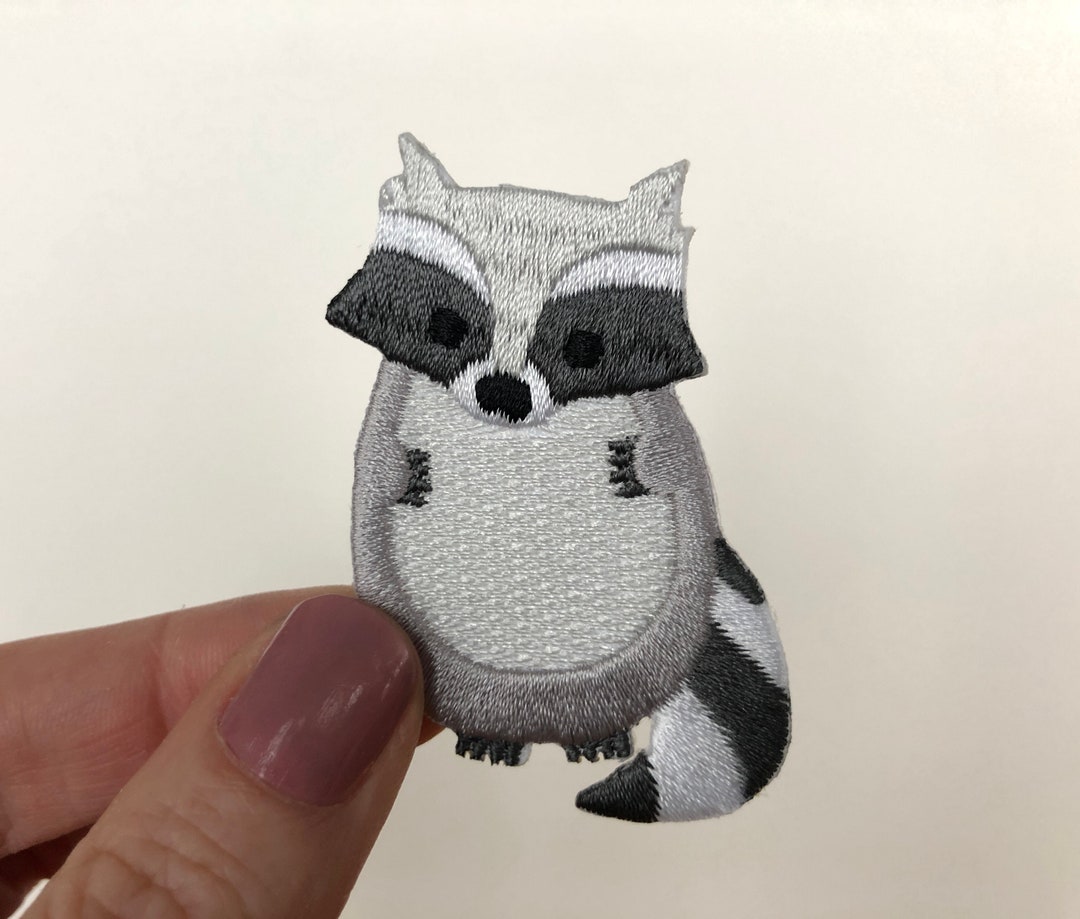 Raccoon Iron on Patch, Raccoon Embroidery Patch, Raccoon Embroidered ...