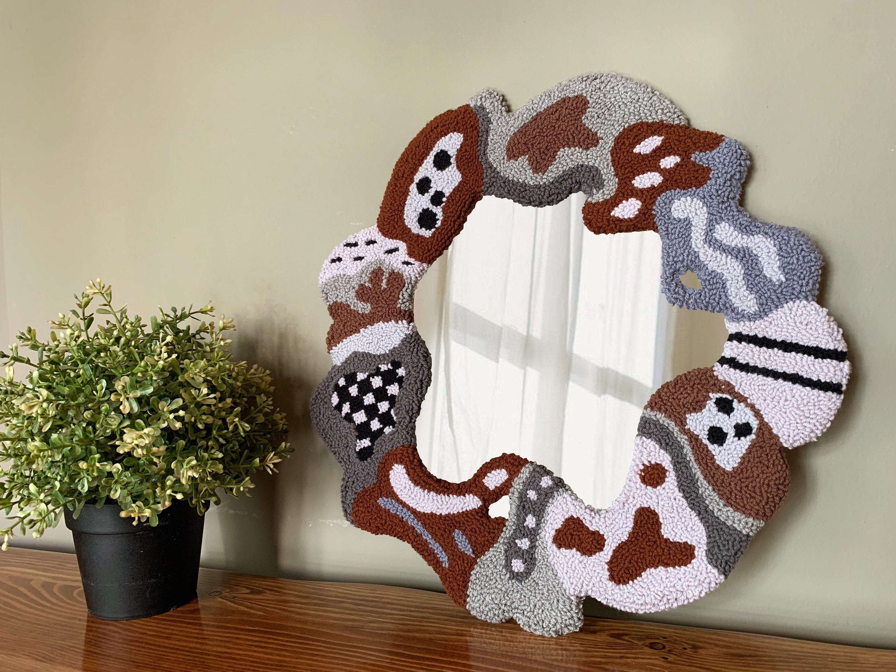 Handmade Tufted Mirror, Modern Punch Needle Mirror, Multicolor Melting Round Mirror ...