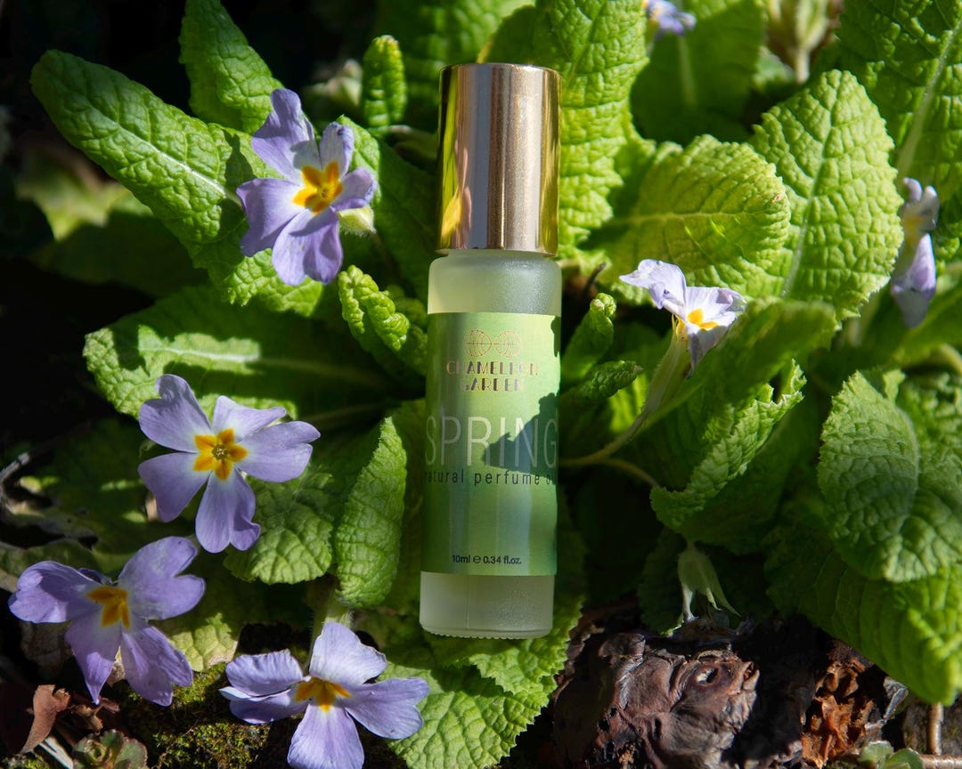 Natural Oil Perfume: Fresh Green Citrus Scent, Woody Resinous Floral - Etsy