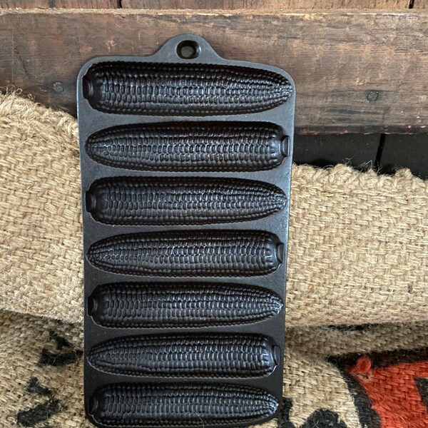 Antique Cast Iron Corn Bread Pan - Etsy