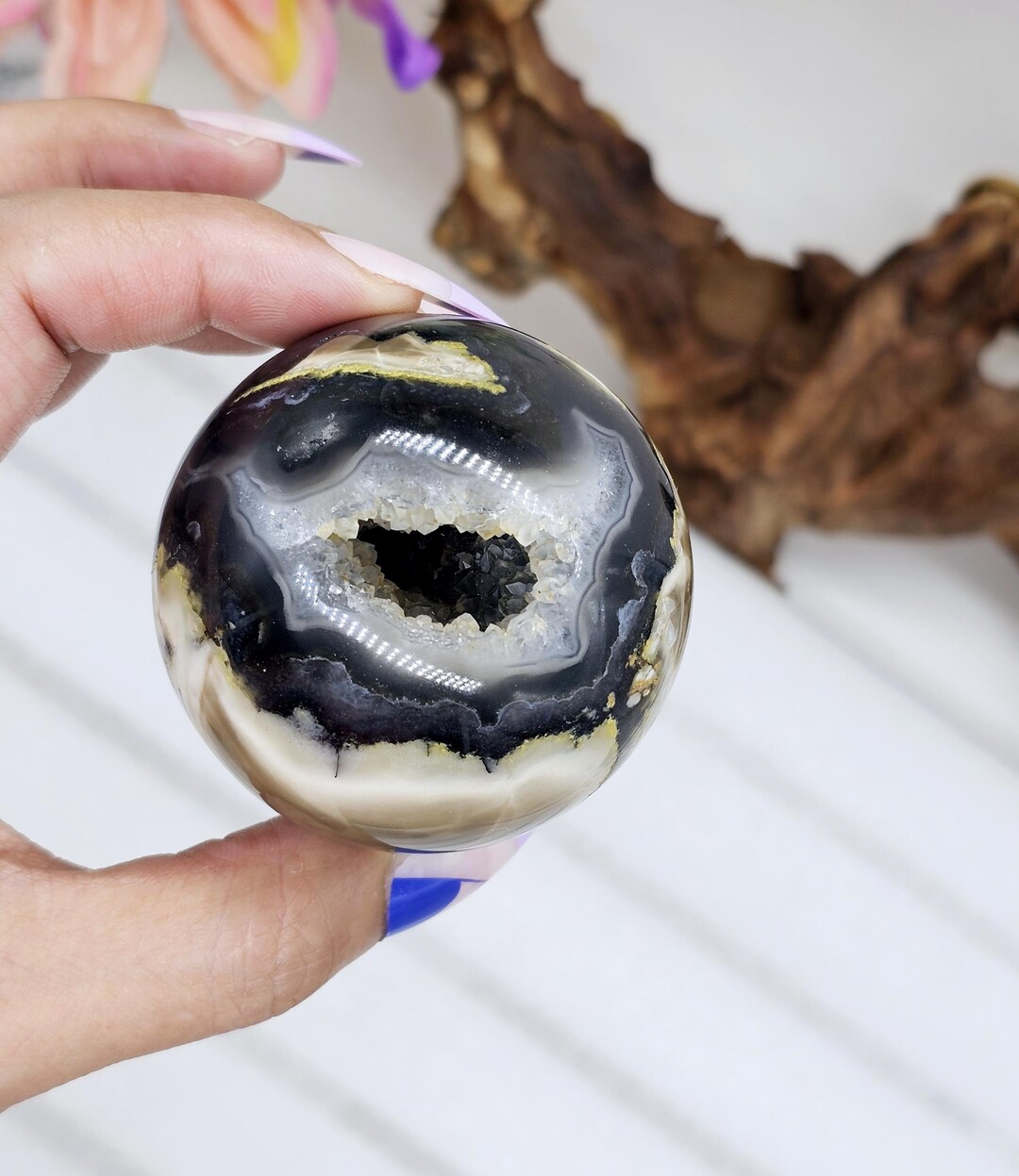 Volcanic Agate Sphere With Druzy Cave / 56mm / Strong UV Reactive ...