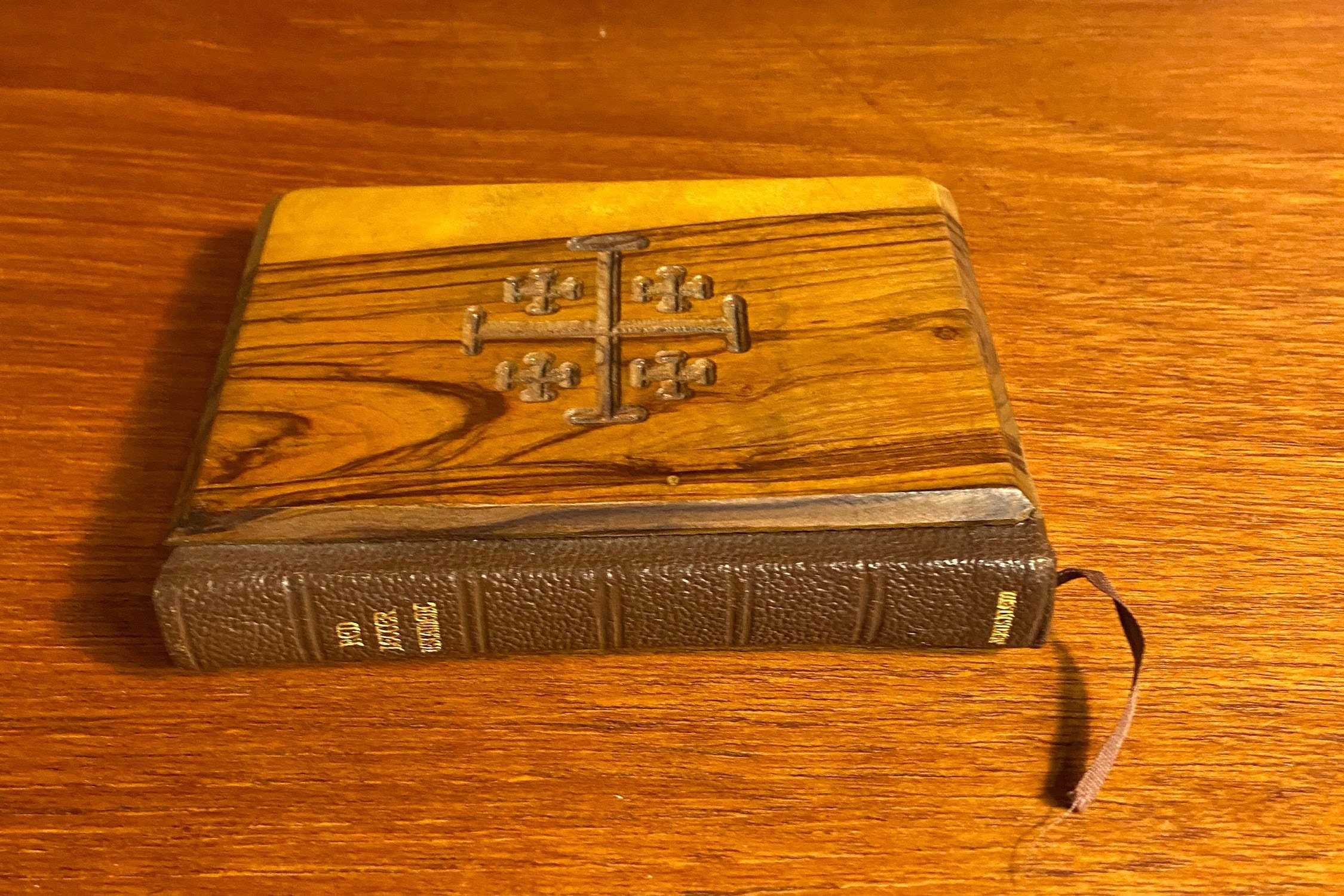 Red Letter Testament Bible in Olive Wood From the Holy Land - Etsy