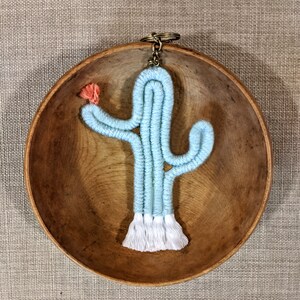 Macrame Cactus Keychain / Boho Macrame Accessory / Modern Bohemian ...