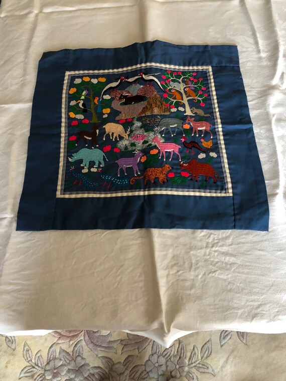 Hmong Animal Story Cloth - craibas.al.gov.br
