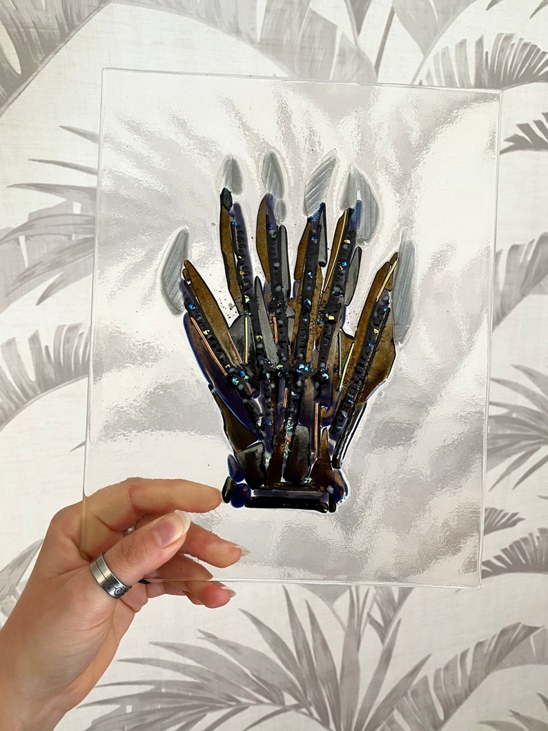 Alien Xenomorph Hand Created in Fused Glass Alien 1979 - Etsy Ireland