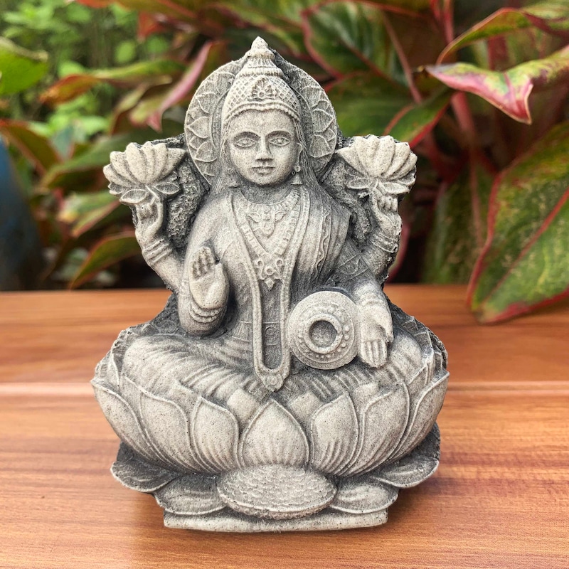 Statuary Goddess - Etsy