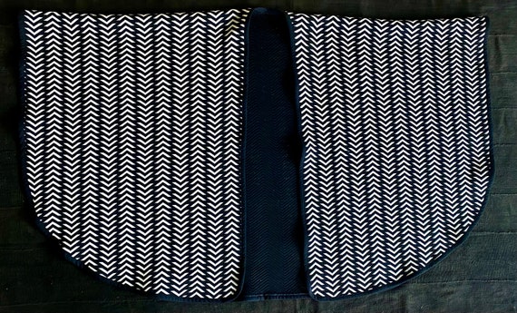 Retro chevron quilted cape shrug O/S - Gem