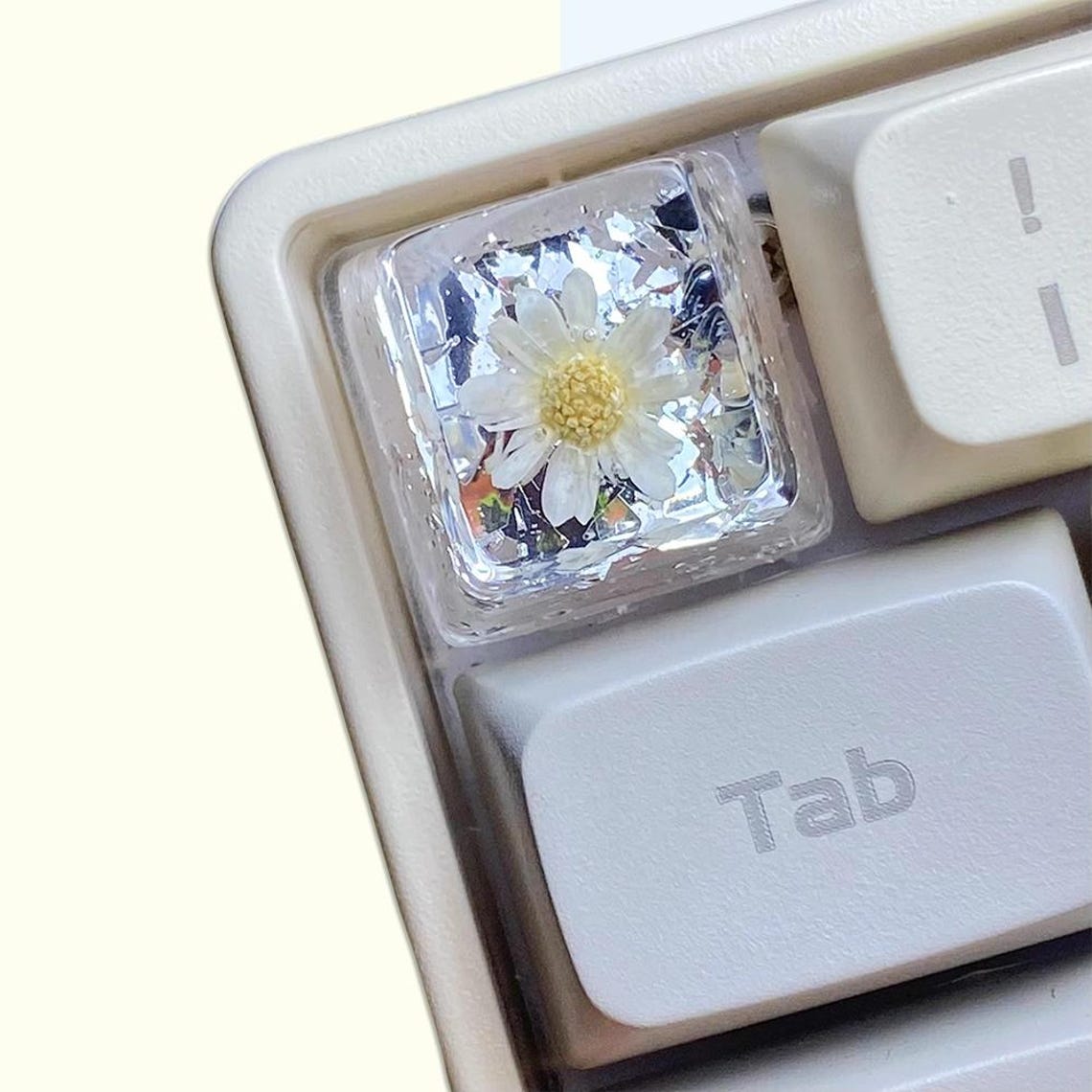 Handmade Daisy Translucent Keycap, Daisy Resin Keycap, Creative Artisan ...
