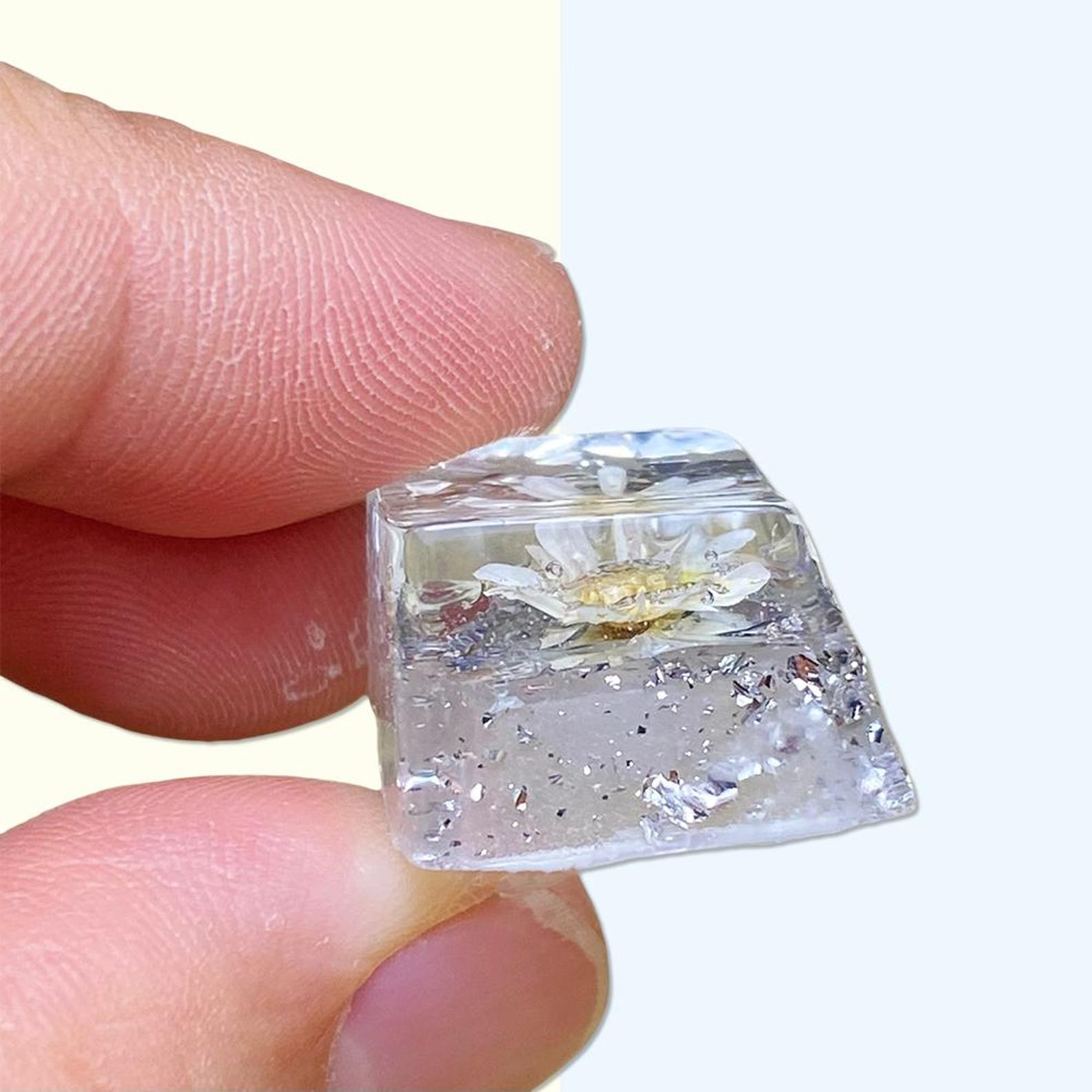 Handmade Daisy Translucent Keycap, Daisy Resin Keycap, Creative Artisan ...