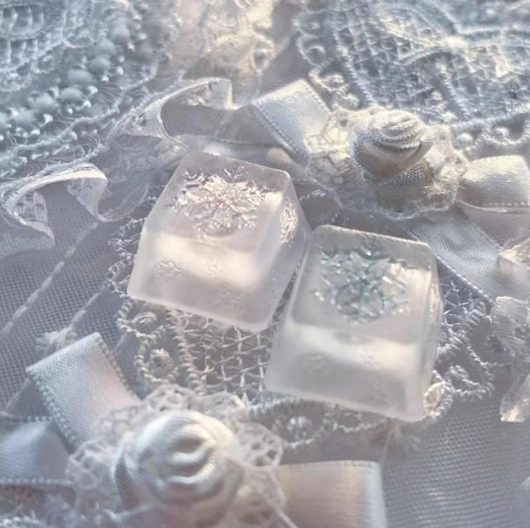 Translucent Snow Single Keycaps, Aesthetics Pink Resin Key Cap, Blue ...