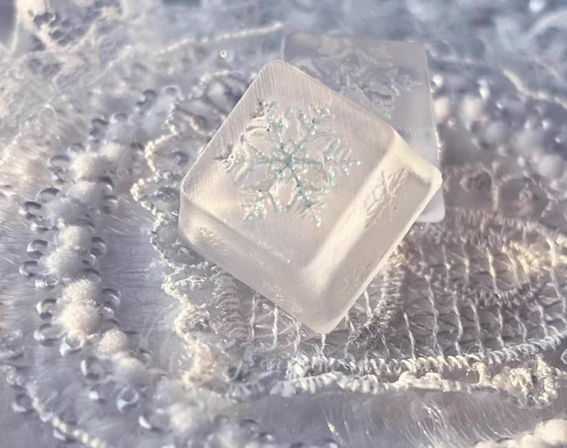 Translucent Snow Single Keycaps, Aesthetics Pink Resin Key Cap, Blue ...
