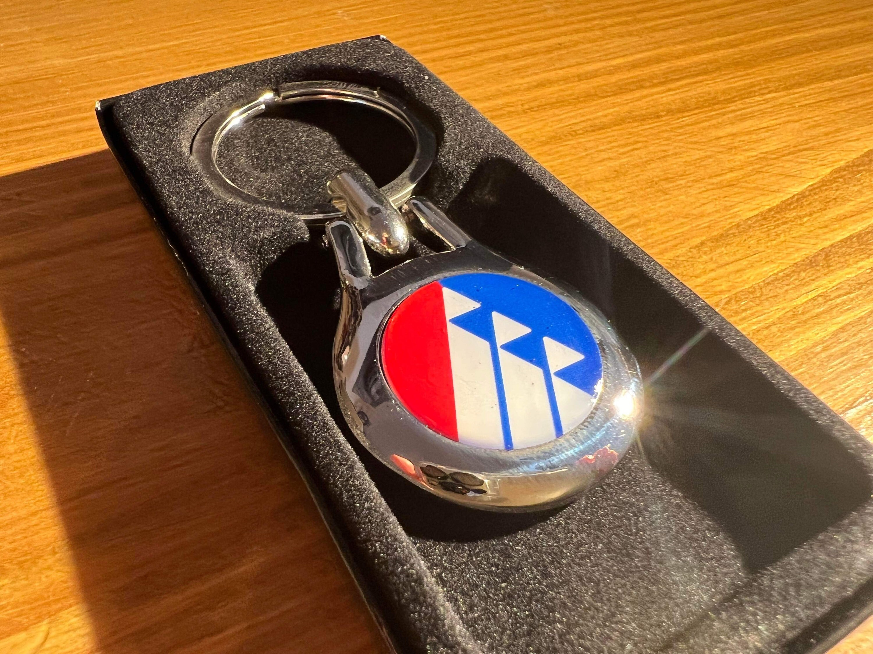 Retro Autozam Chrome Key Ring Memorabilia Collectibles etna.com.pe