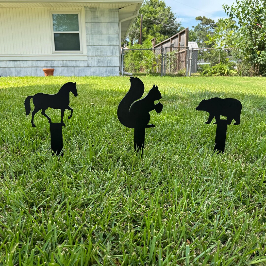 Classic Yard Art Stake, Yard Animals Lawn Decor, Rustic Animal Garden ...