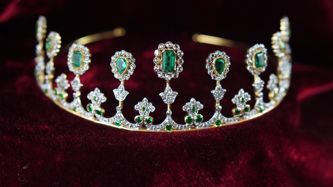 Early 19th Century Inspired 10.35 Rose Cut Diamond & Emerald Antique ...