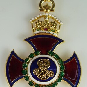 British Royal Order of Merit Badge, Sterling Silver Enamel Pendant - Etsy