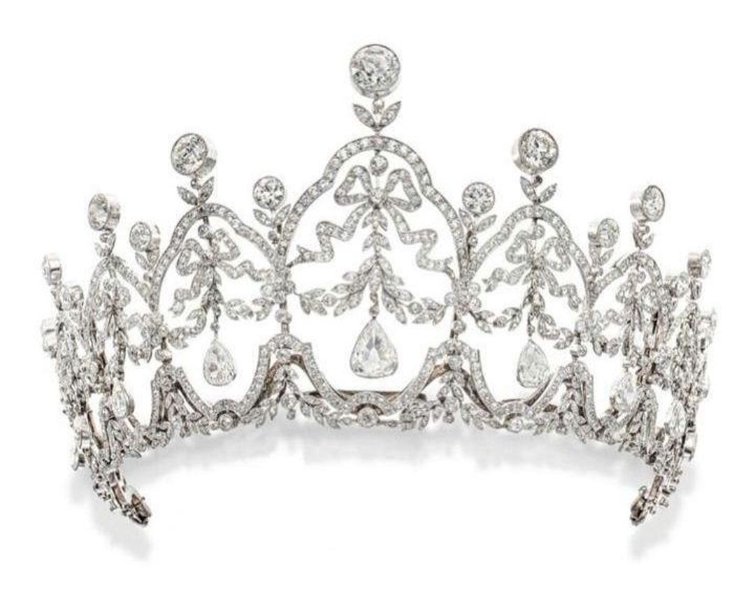 The Magnificent Garland Tiara in 925 Sterling Silver and Cubic Zircon ...