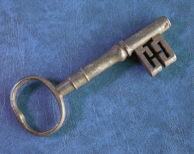 Large Georgian Rim Lock Key With Wire Bow – Uncleaned With a Little ...