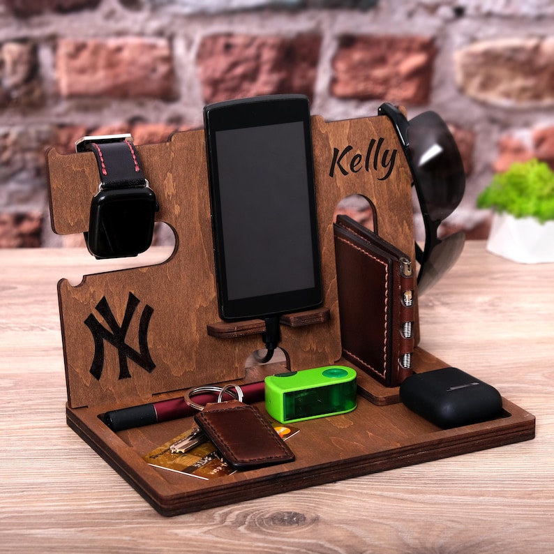 New York Yankees Gift for Men, Father Day Gift, Wooden Docking Station ...